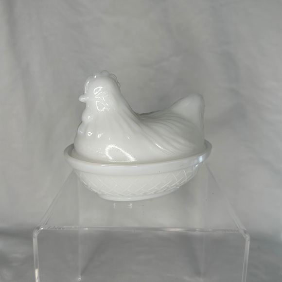 MCM | Art | Vintage Mcm Milk Glass Nesting Chicken Hen Covered Dish ...